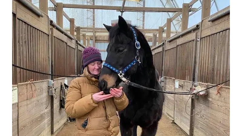 After 10 Years, Shedd Reunites With Her Hero - The Chronicle of the Horse