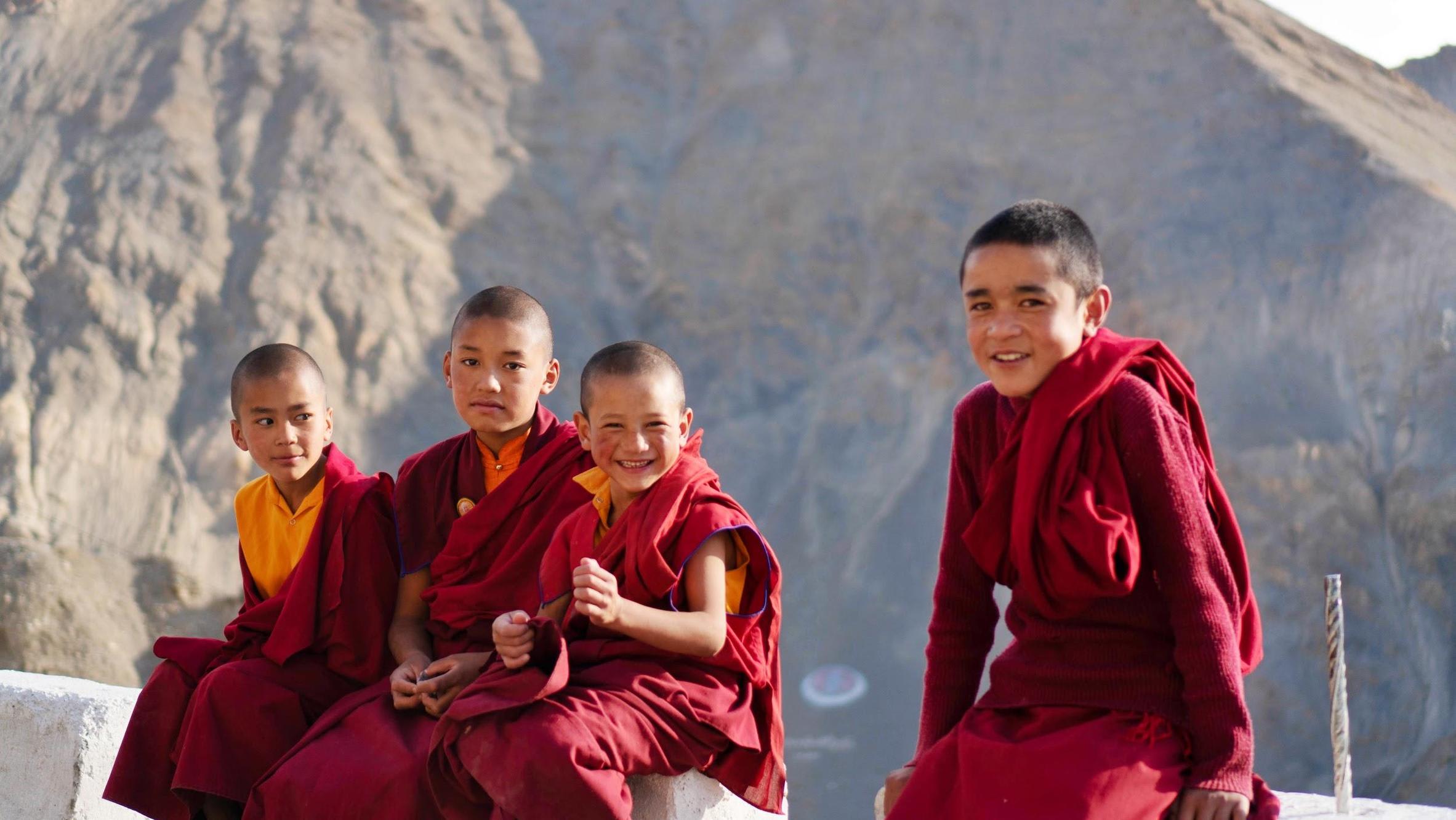 OM MA NI PADME HUM ~ Buddhist Chants and Deep Play | TDA Global Cycling