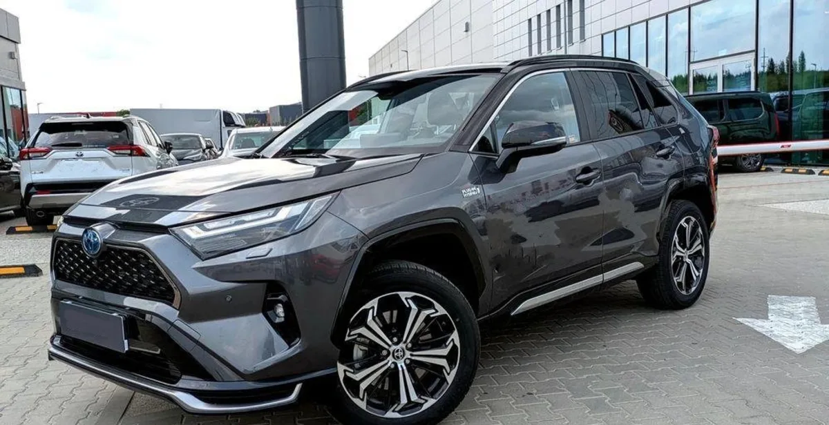 Toyota RAV4 używana z salonu - Leasing i kredyt | Niskie raty!