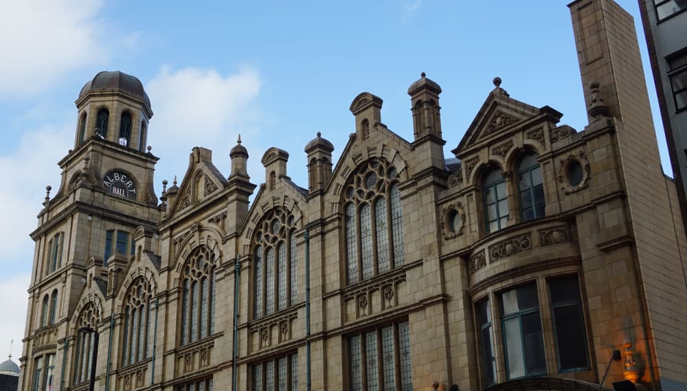 On foot: Roomzzz Manchester City to Albert Hall | Roomzzz Aparthotels