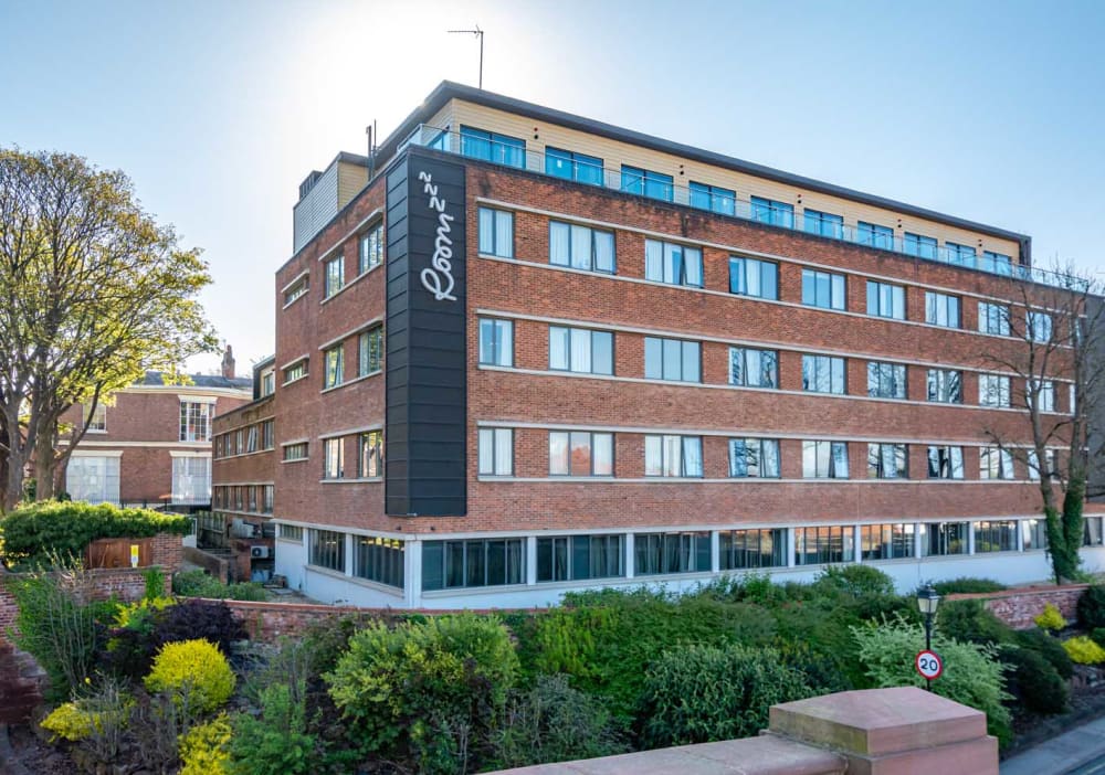 Aparthotel & Serviced Apartments in Chester City Centre | Roomzzz ...