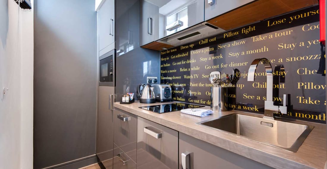 Aparthotel & Serviced Apartments in Chester City Centre | Roomzzz ...