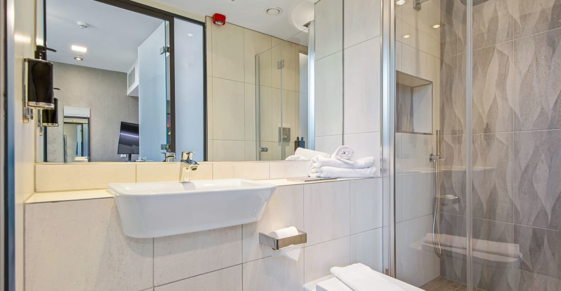 Serviced Apartment & Aparthotel in Manchester Victoria | Roomzzz ...