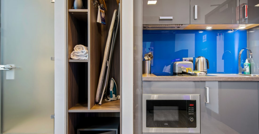 Serviced Apartment & Aparthotel in Manchester Victoria | Roomzzz ...