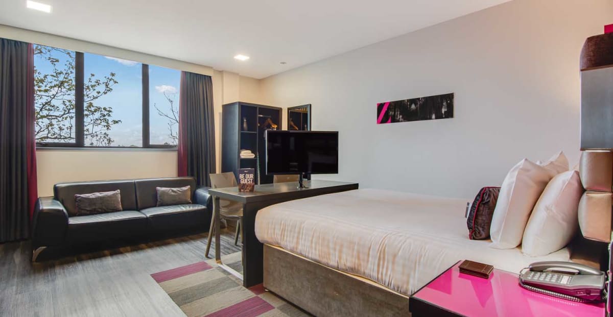 Aparthotel & Serviced Apartments in Chester City Centre | Roomzzz ...