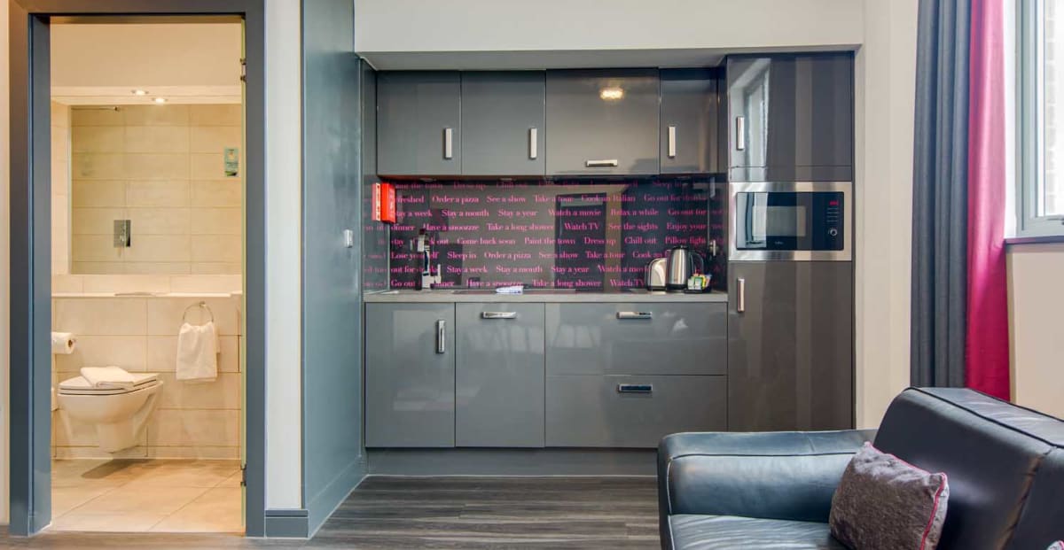 Aparthotel & Serviced Apartments in Chester City Centre | Roomzzz ...