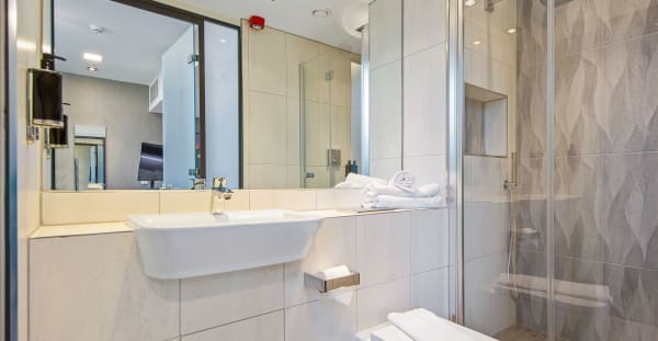 Serviced Apartment & Aparthotel in Manchester Victoria | Roomzzz ...
