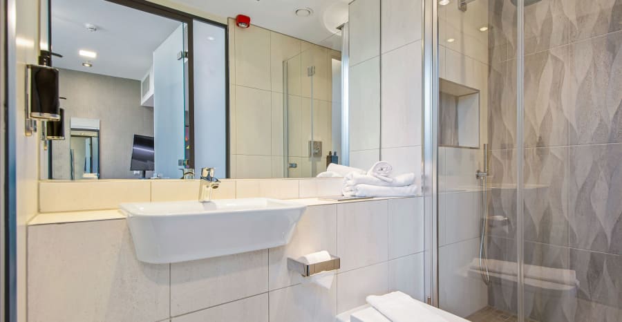 Serviced Apartment & Aparthotel in Manchester Victoria | Roomzzz ...