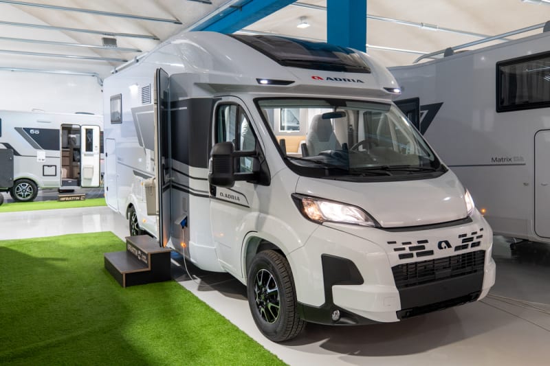 Camper Nuovo Semintegrale Adria MATRIX AXESS 650 DL MY 2025 Frattin ...