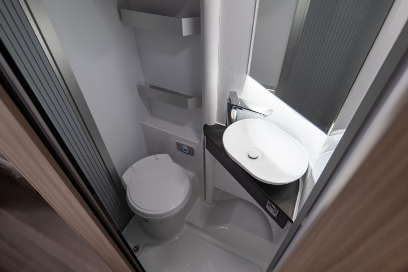 Camper Nuovo Semintegrale Adria COMPACT DL - 60Y PACK WILD&FREE Frattin ...