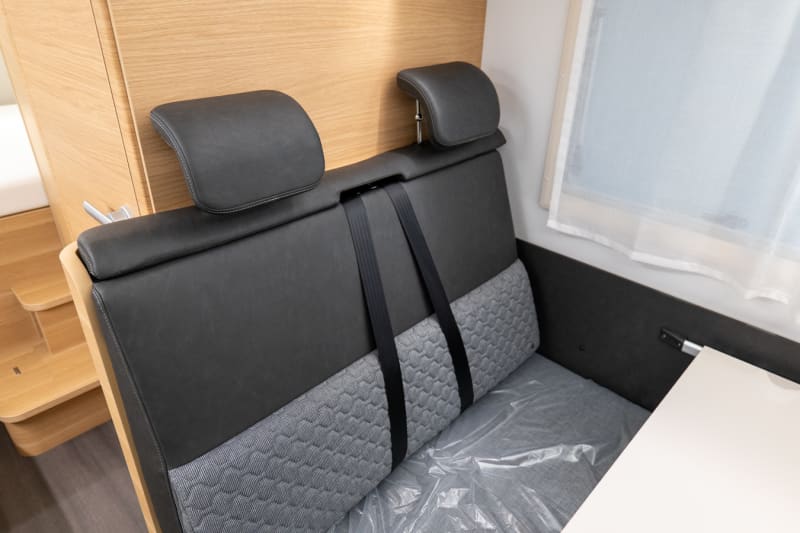 Camper Nuovo Mansardato Adria CORAL XL 600 DP - 60Y PACK WILD&FREE Frattin Auto Rossano Veneto ...