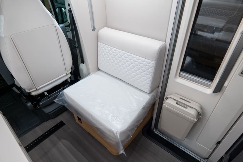 Camper Nuovo Semintegrale Adria MATRIX AXESS 650 DL PACK WILD&FREE ...