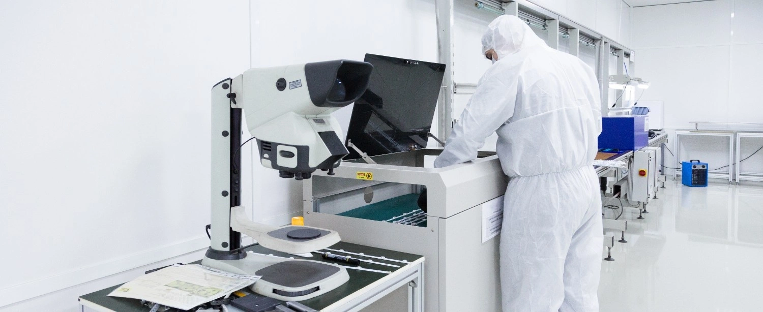 Smart Laboratory Bench | Next-Generation Connected Lab Solutions