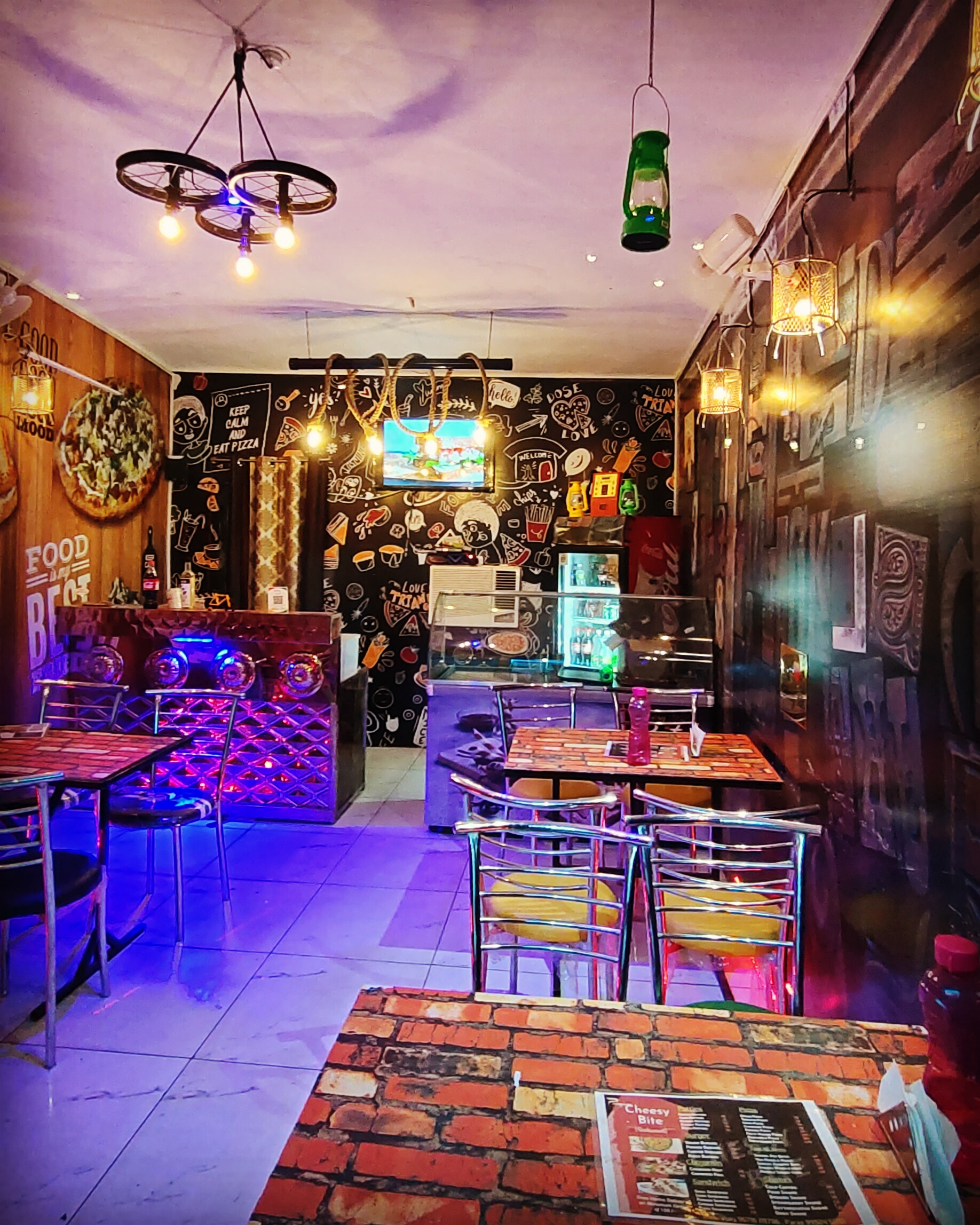 Cheesy Bite. Restaurant & Cafe