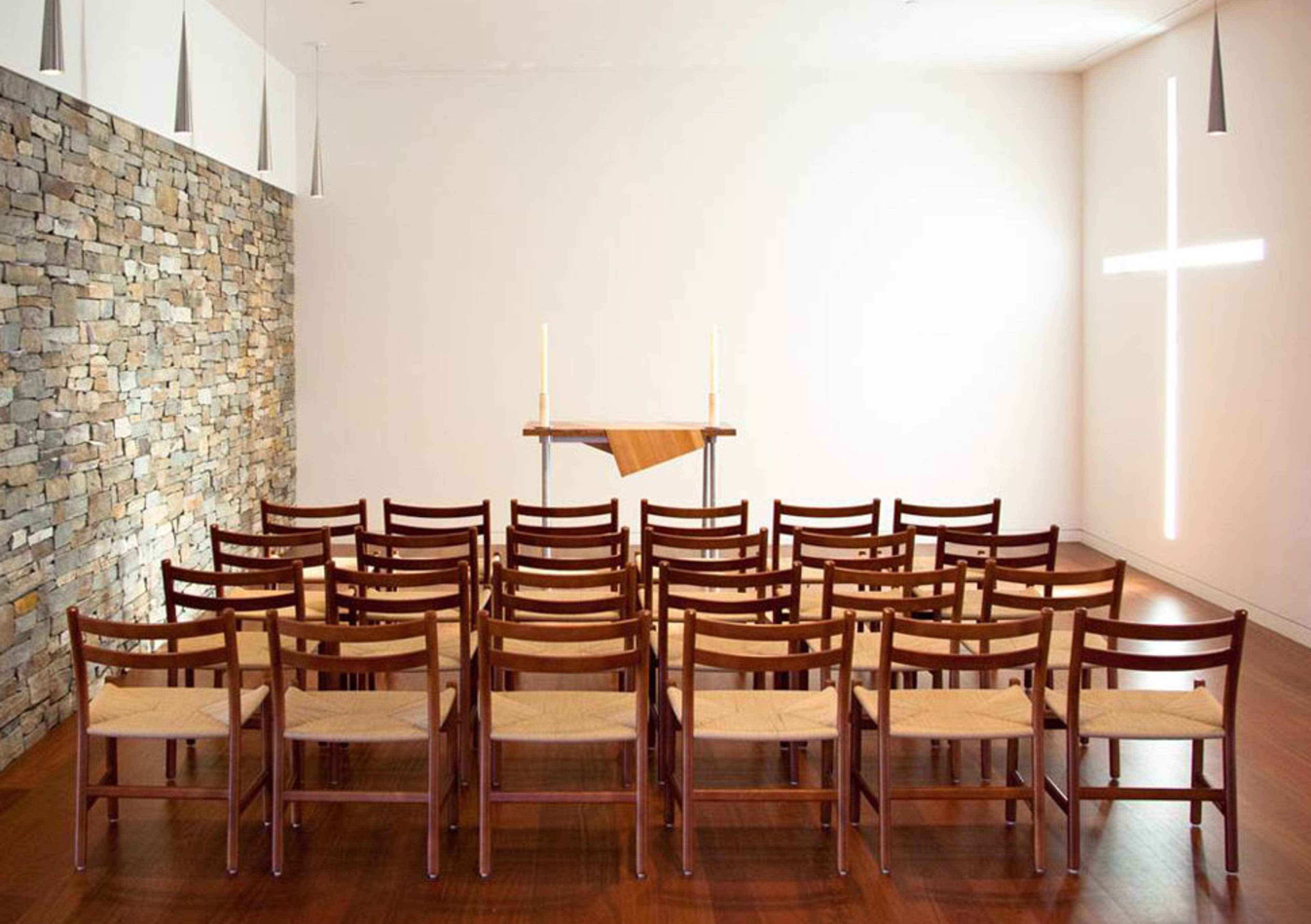 Campbell Hall Chapel | Timeless CH47 Chairs | Los Angeles
