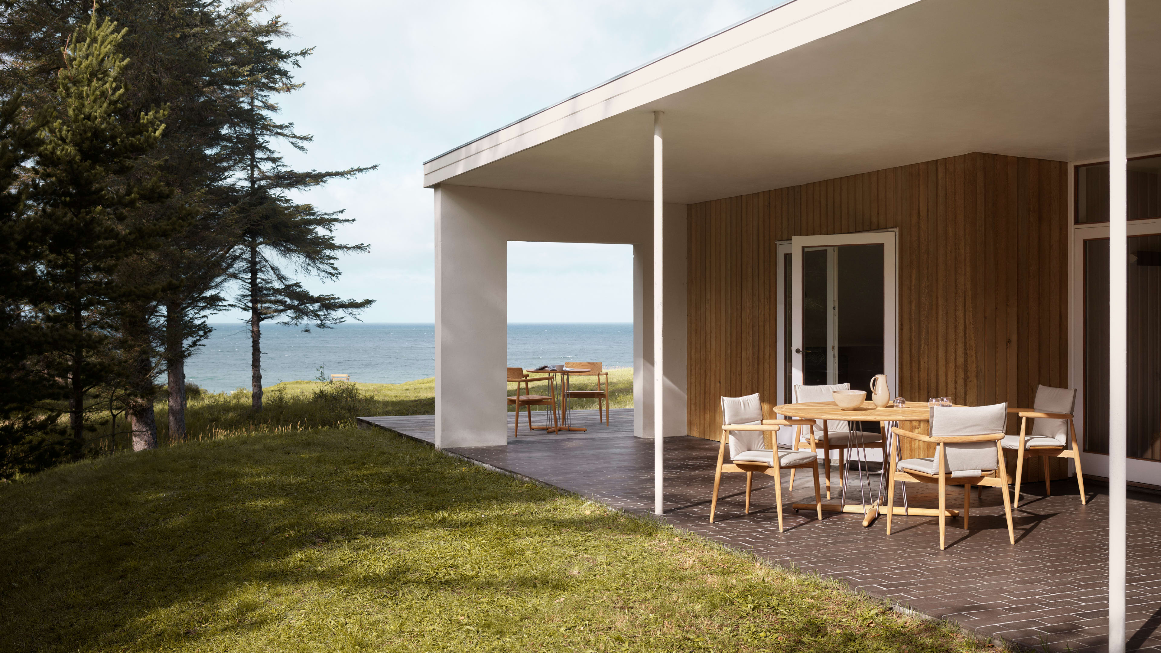 EOOS Embrace Outdoor Series