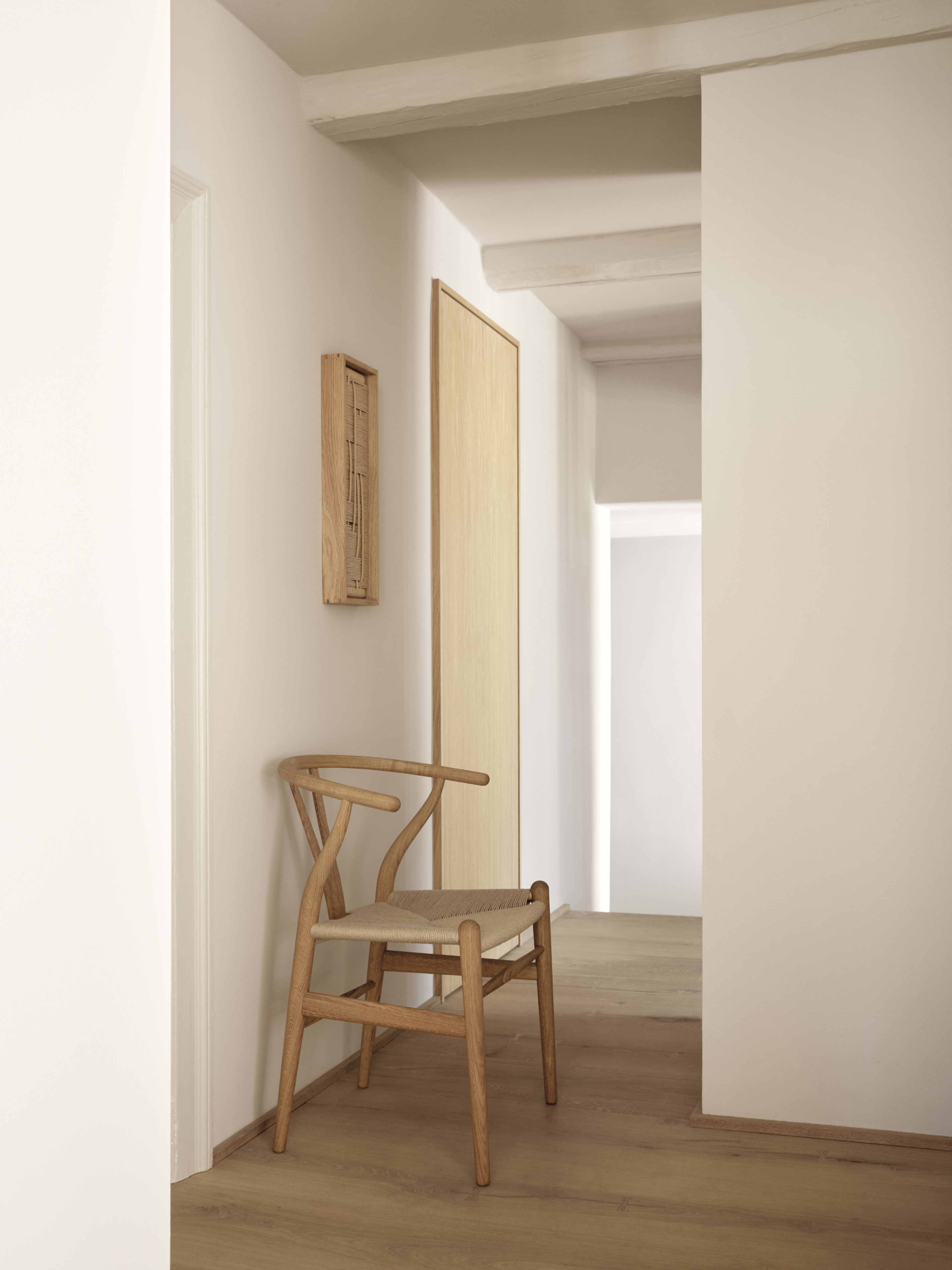 Buy CH24 | Wishbone Chair designed by Hans J. Wegner | Carl Hansen & Søn