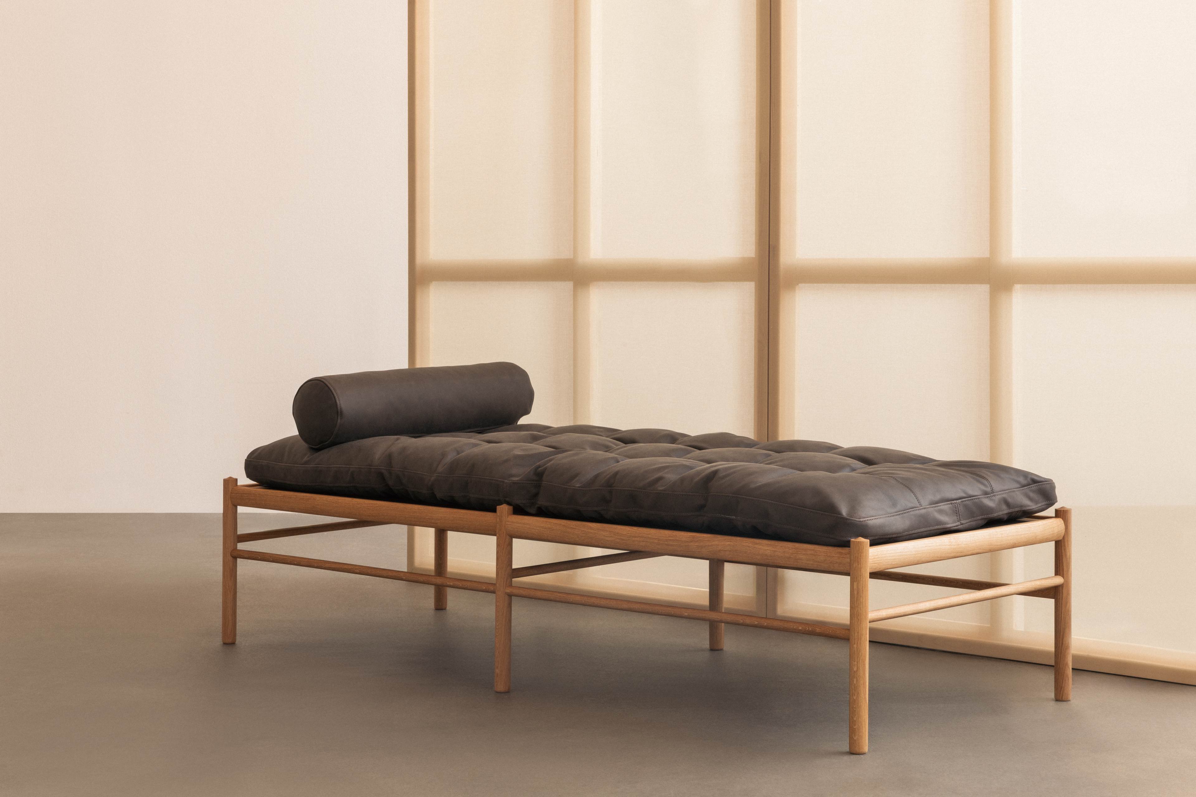 Buy OW150 | Daybed designed by Ole Wanscher | Carl Hansen & Søn