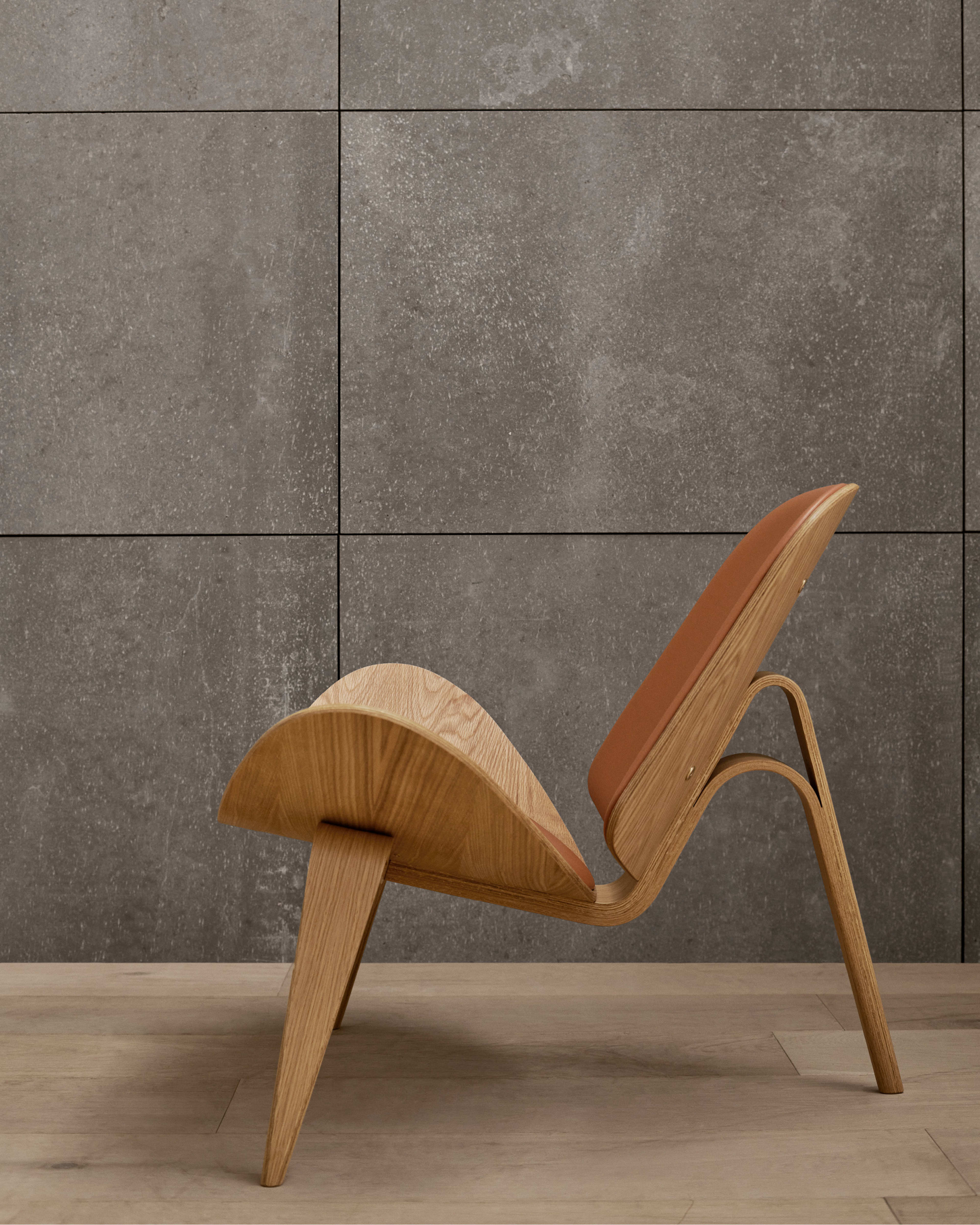 Buy CH07 | Shell Chair designed by Hans J. Wegner | Carl Hansen & Søn