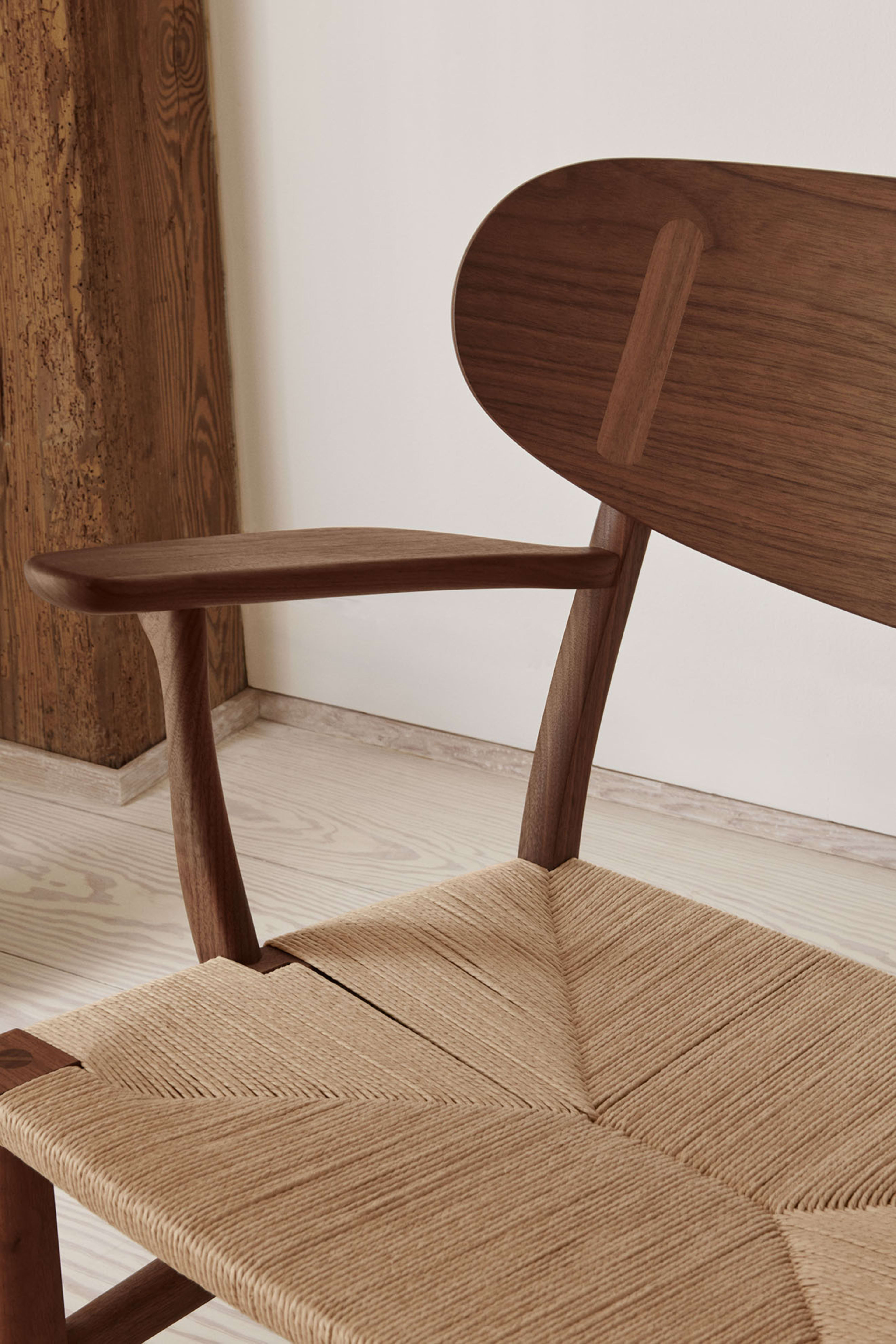 Buy CH22 | Lounge Chair designed by Hans J. Wegner | Carl Hansen & Søn