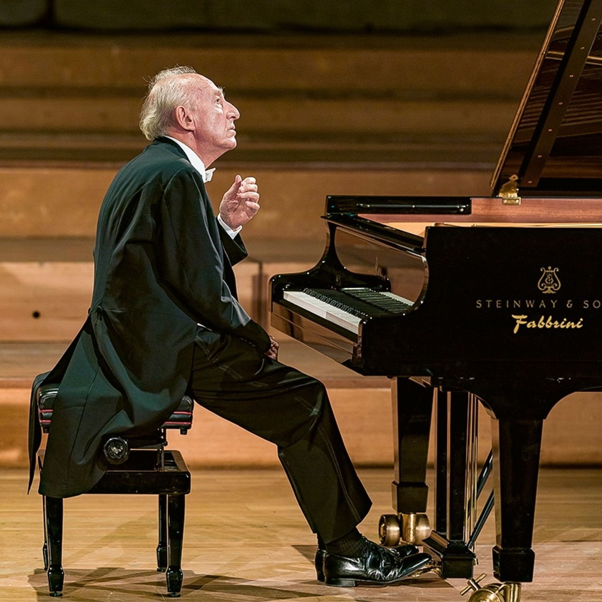 Watch: Maurizio Pollini plays Beethoven's last three piano sonatas