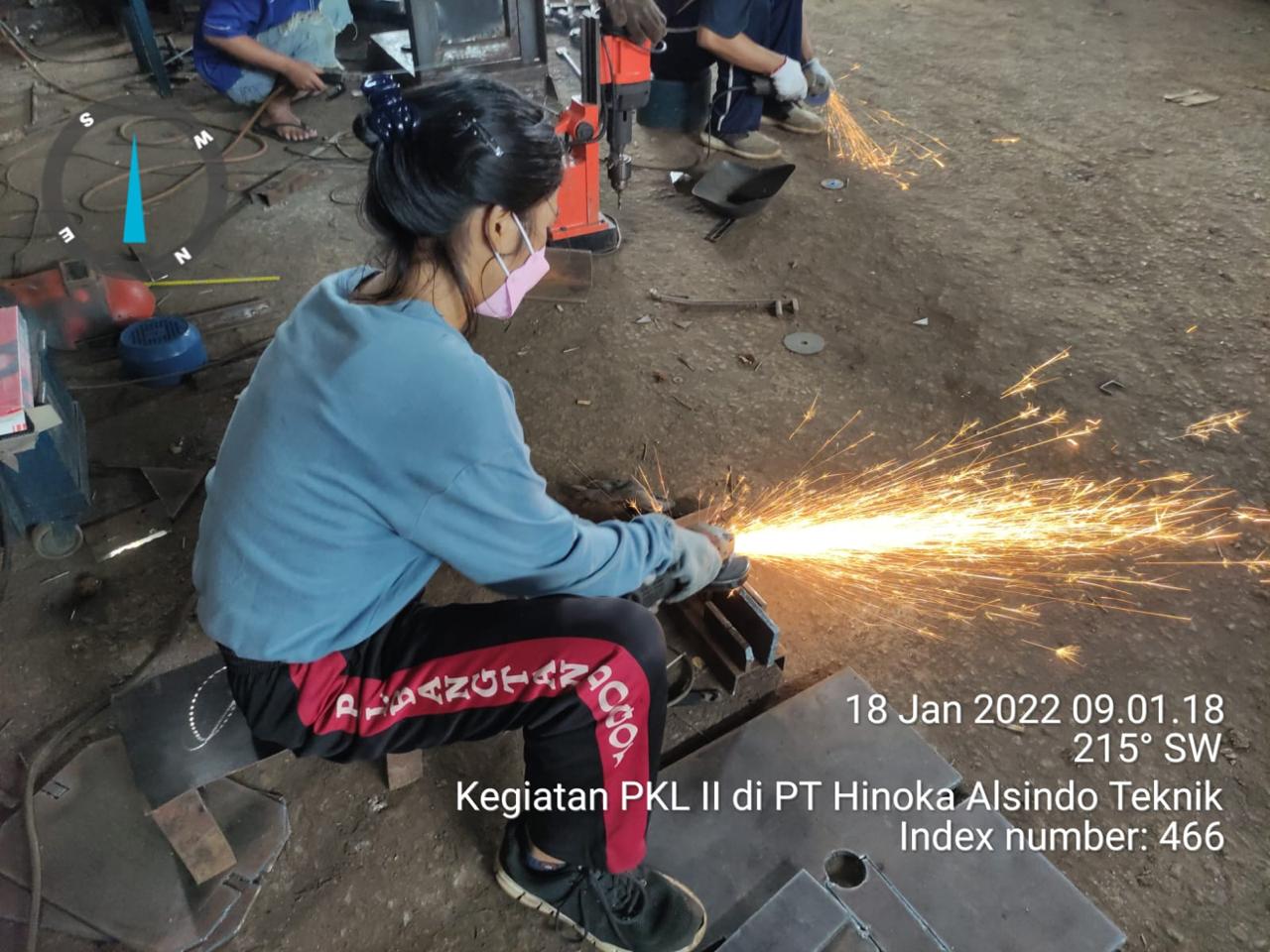 Adel Aulia – Programmer, Glamourous Full Stack Developer