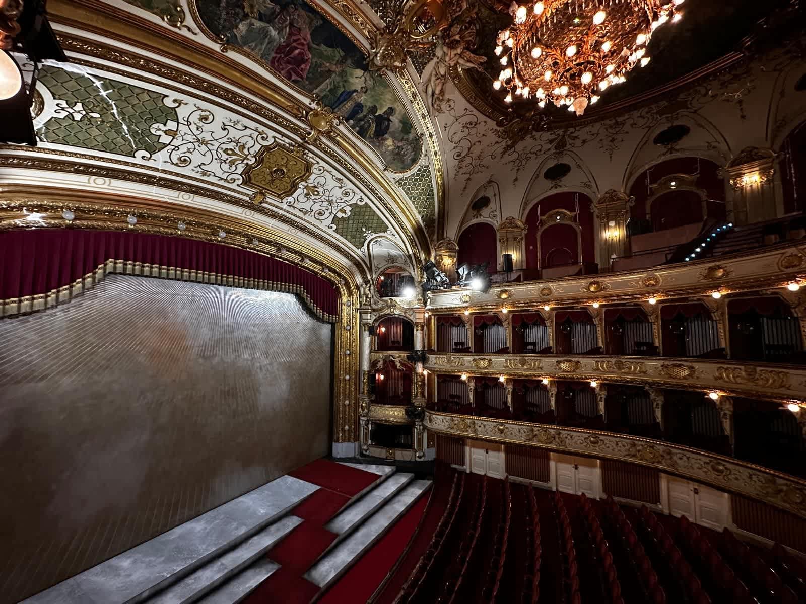 HNK - Over 16,000 tickets sold for January performances