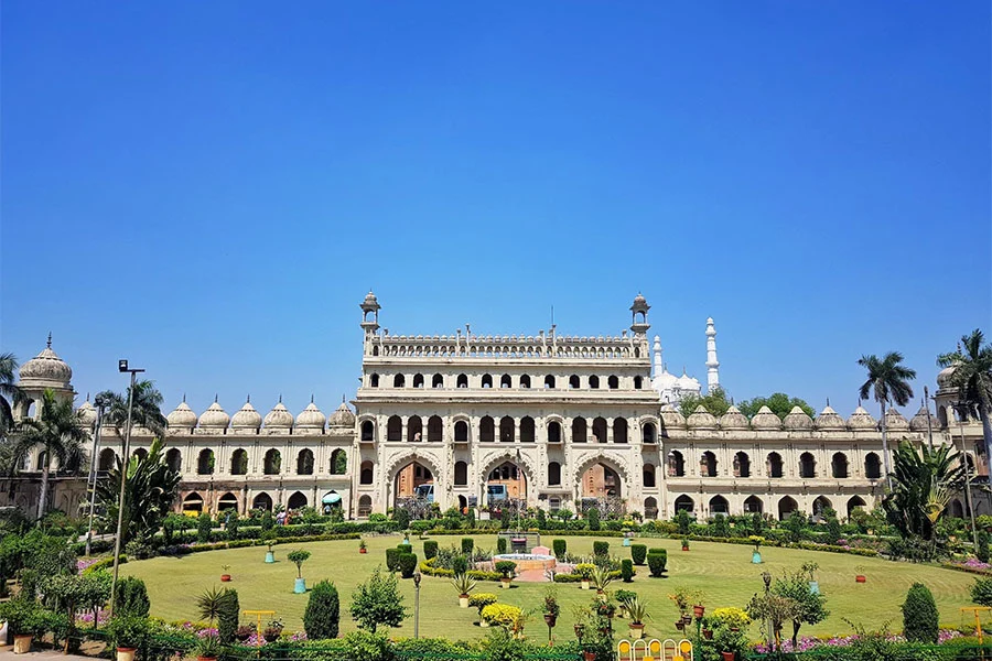 Lucknow cab services and tour packages - Tripcover