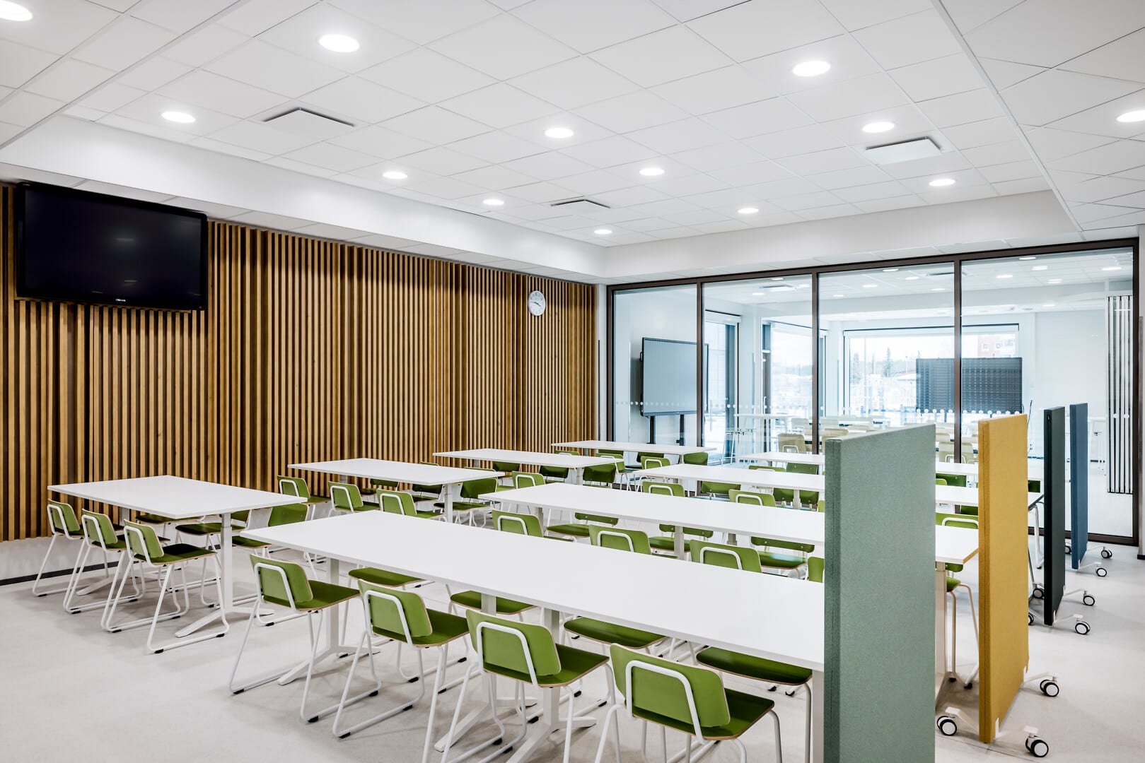 Face - Lattiaseinäke | Martela