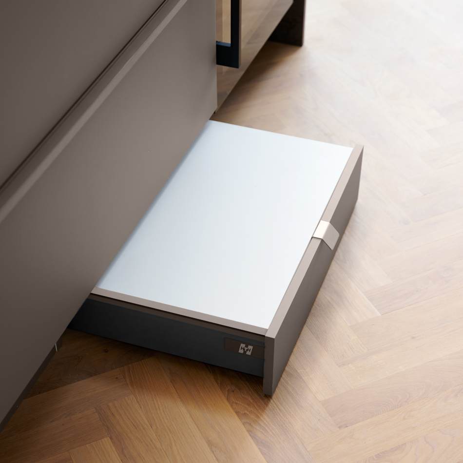 Sandfarget kjøkken i nordisk design | HTH | HTH