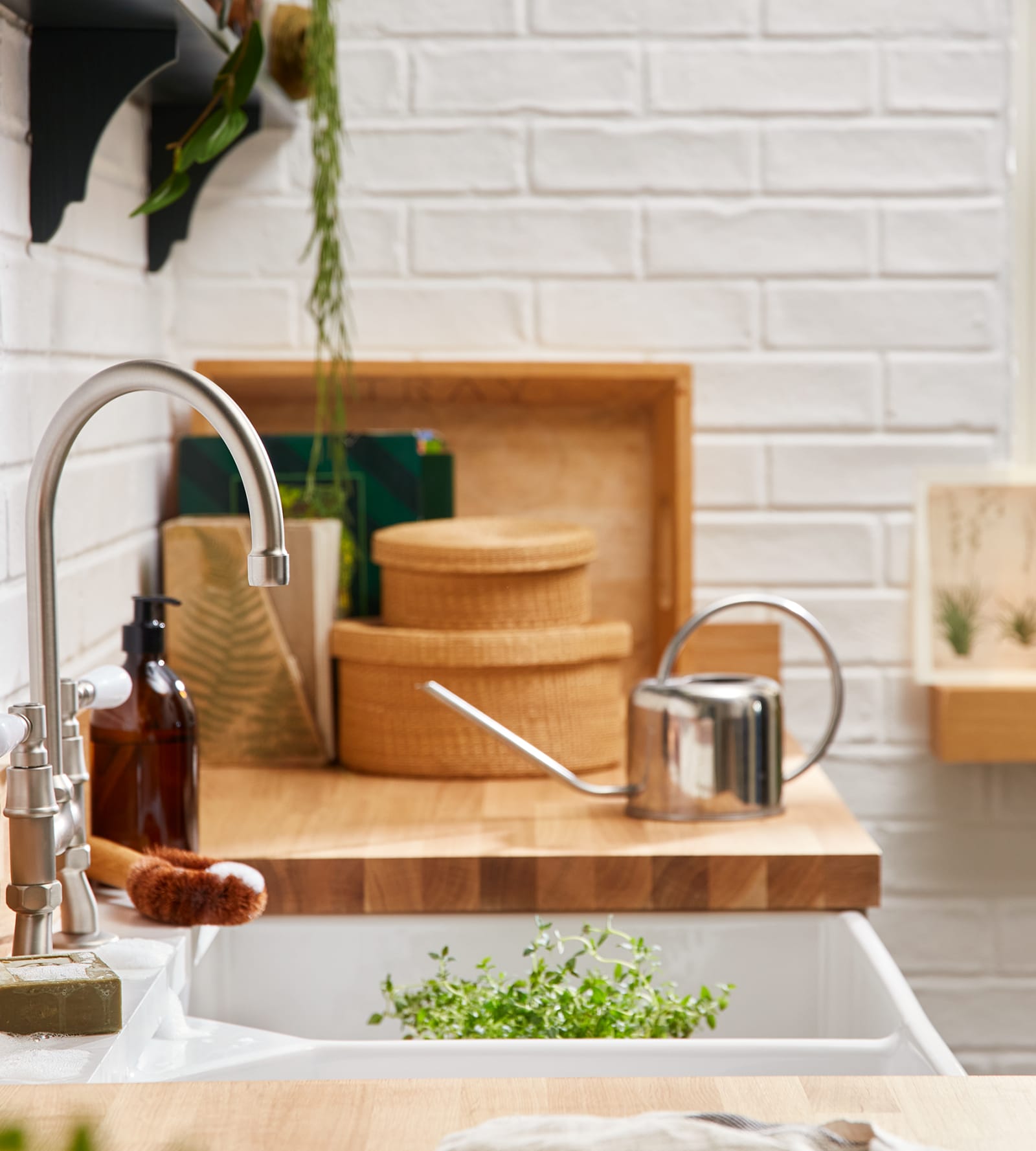 What are the best kitchen worktops? | Worktop aftercare | Magnet Kitchens