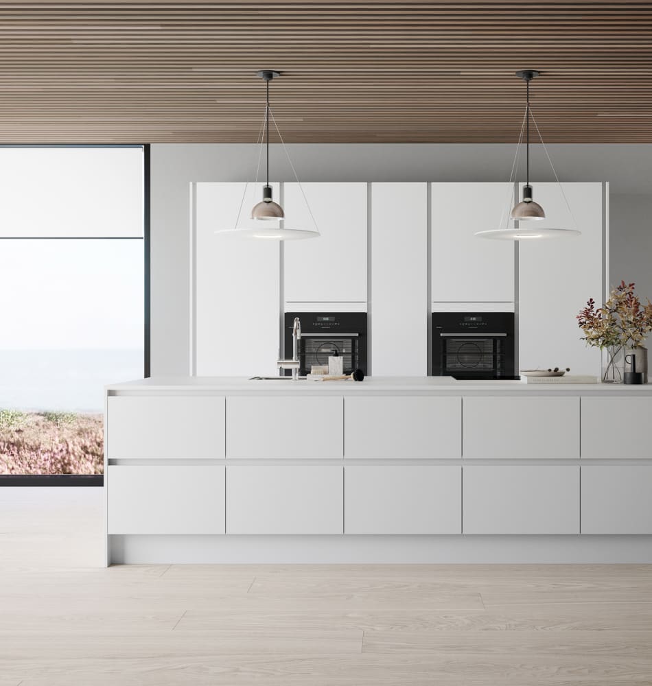 A white kitchen is a timeless classic | HTH