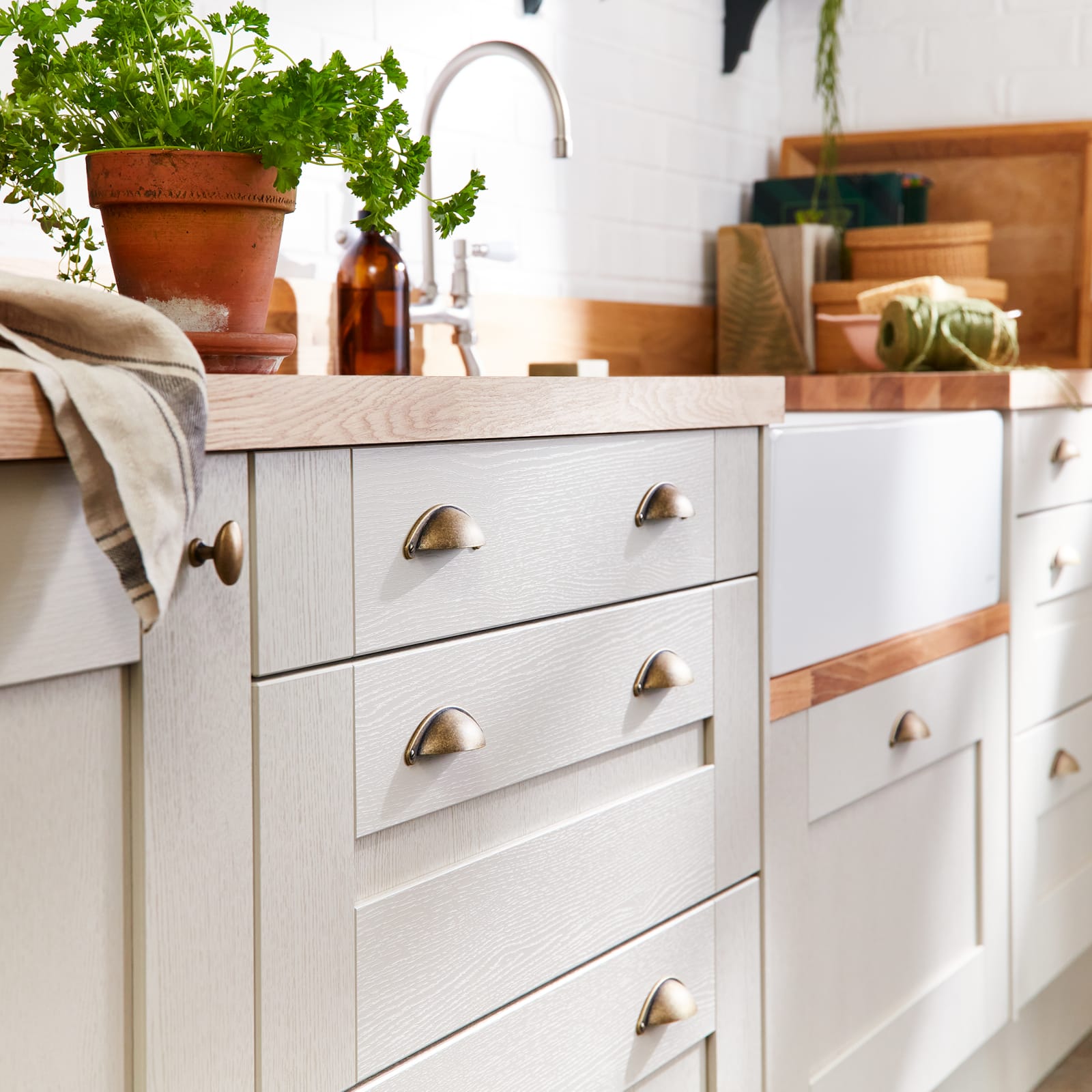 Ludlow Kitchen Range | Magnet
