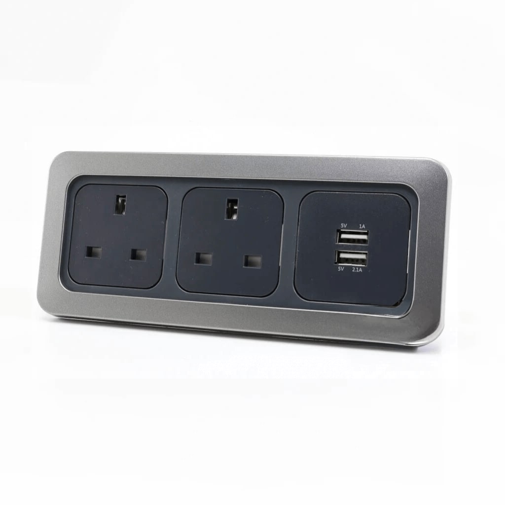 C-Line Triple Socket (Gunmetal) - 7 socket options - nohma.com ⚡