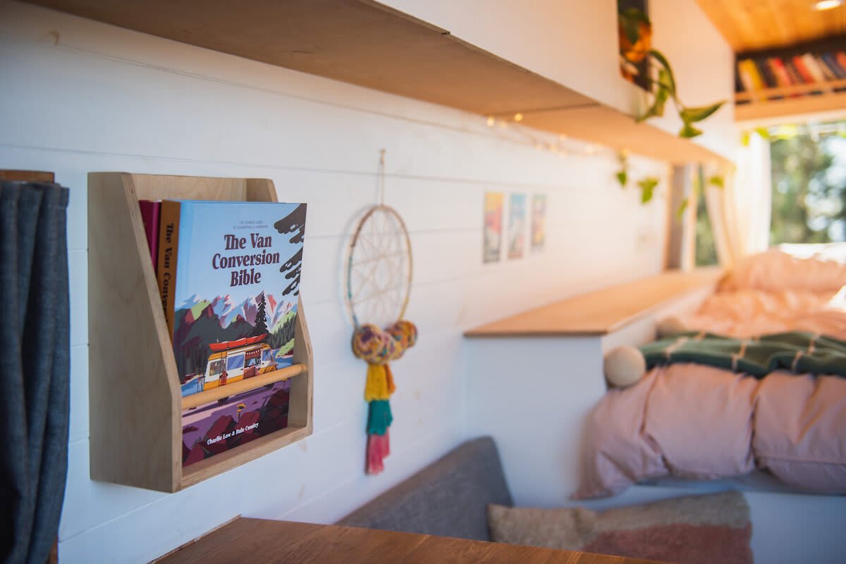 The Van Conversion Bible wins Writer's Digest Self-Published Book Award