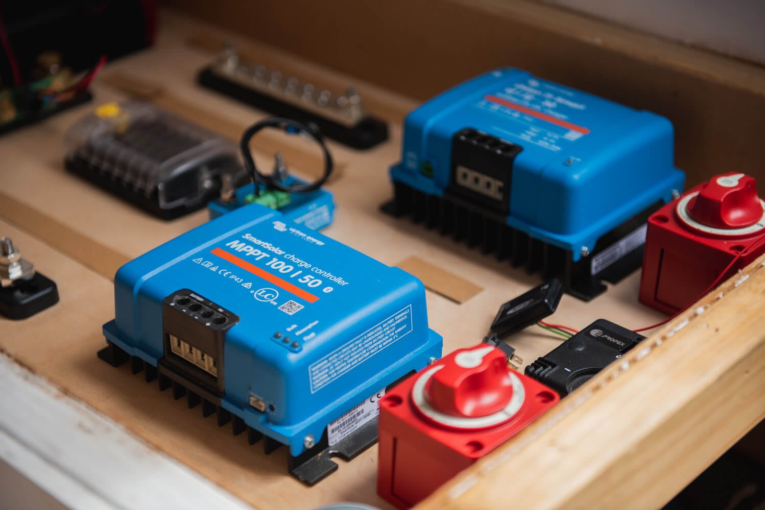 Solar charge controllers - nohma.com's electrical guidebook ⚡