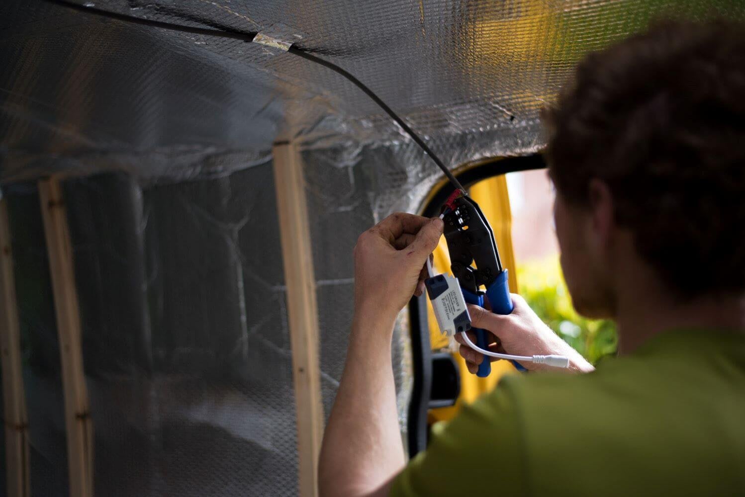 What tools do I need to install my van's electrical system? - nohma.com ⚡