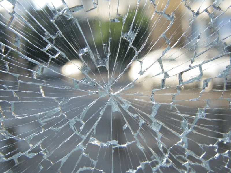 Common Glass Issues: Dealing with Small and Big Cracks - SYD City Glass ...