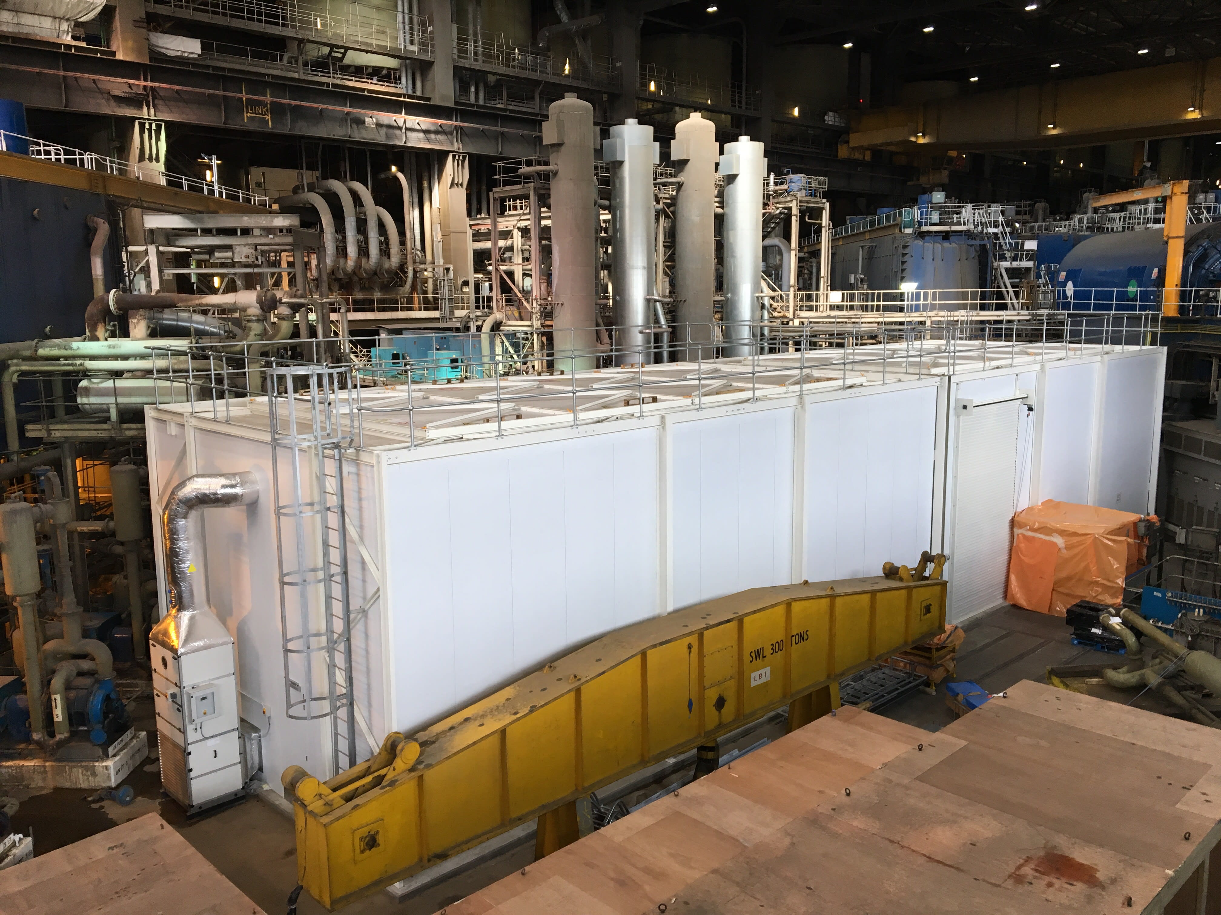 Refurbishing a 300-tonne generator core within the heart of a power ...