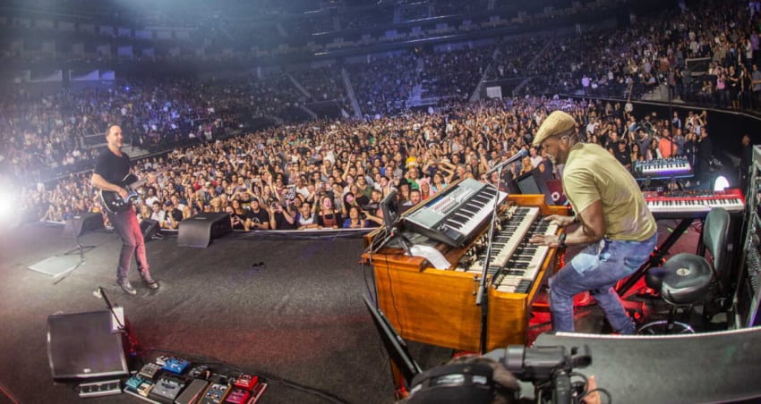 Dave Matthews Band Performs ‘Funny The Way It Is’ At Charlotte’s PNC ...