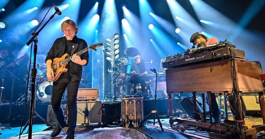 Watch Trey Anastasio Band Perform Poignant ‘Roll Like A River’ In ...