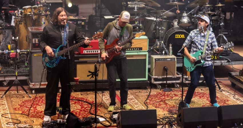 Let The Giant Cowbell Bang: Watch Umphrey's McGee & moe. Cover 'Can't ...