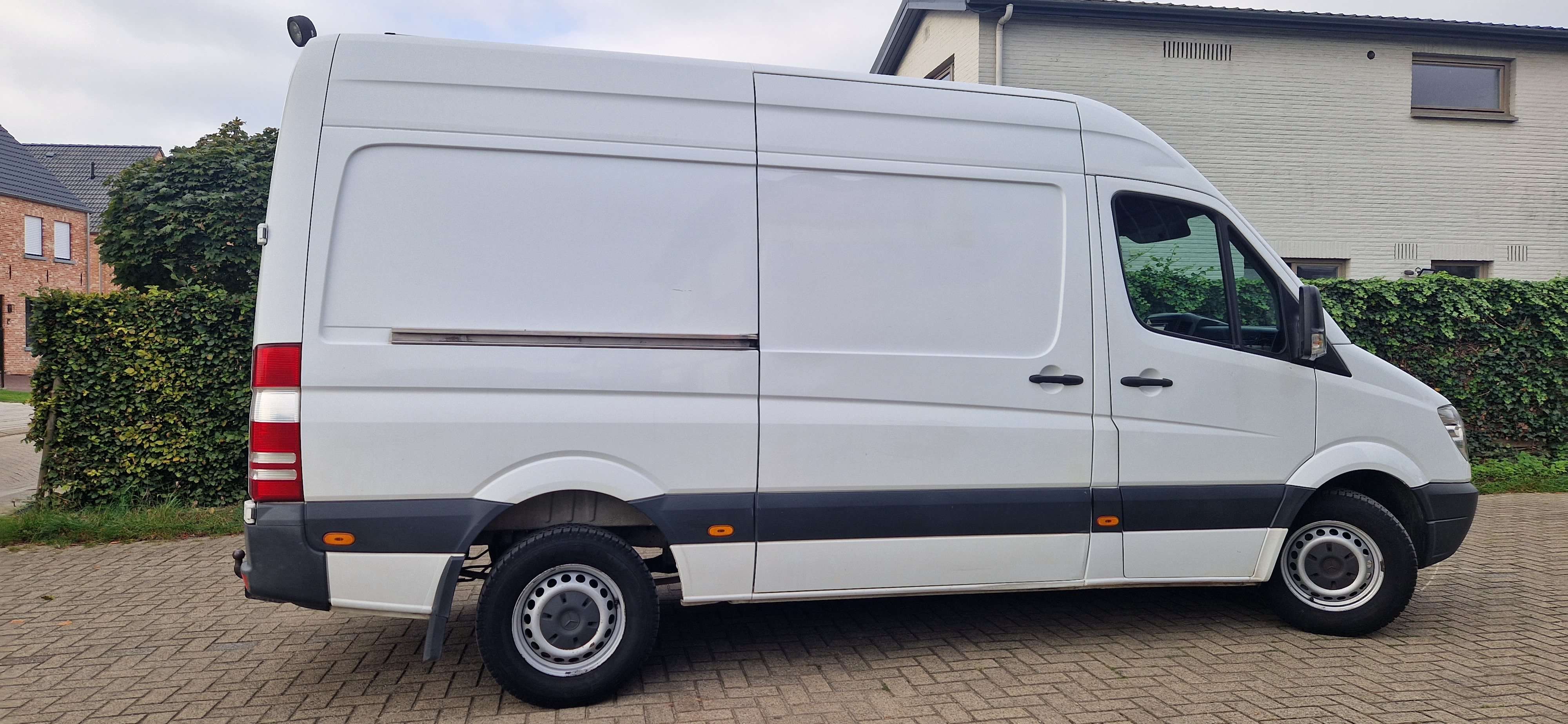 Mercedes-Benz Sprinter - 2011