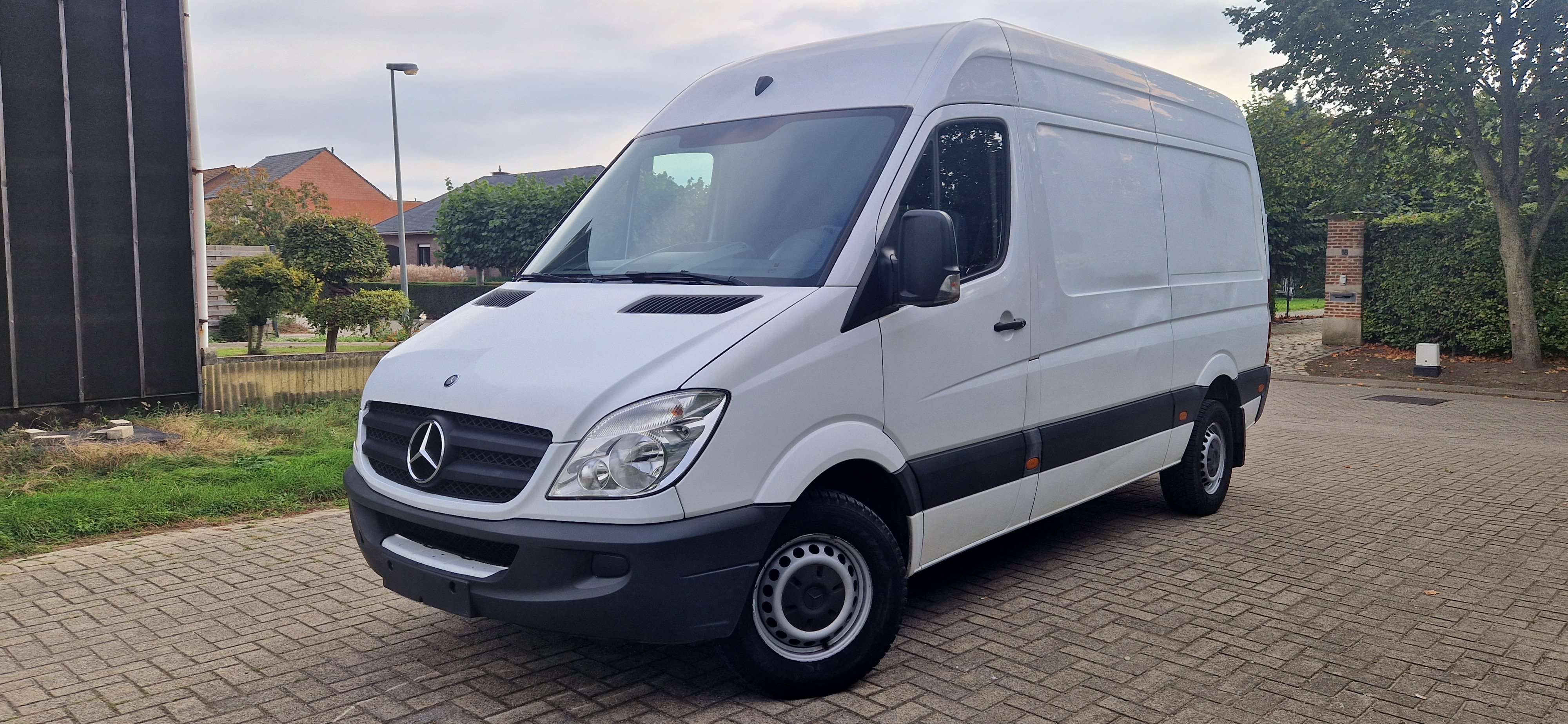 Mercedes-Benz Sprinter - 2011
