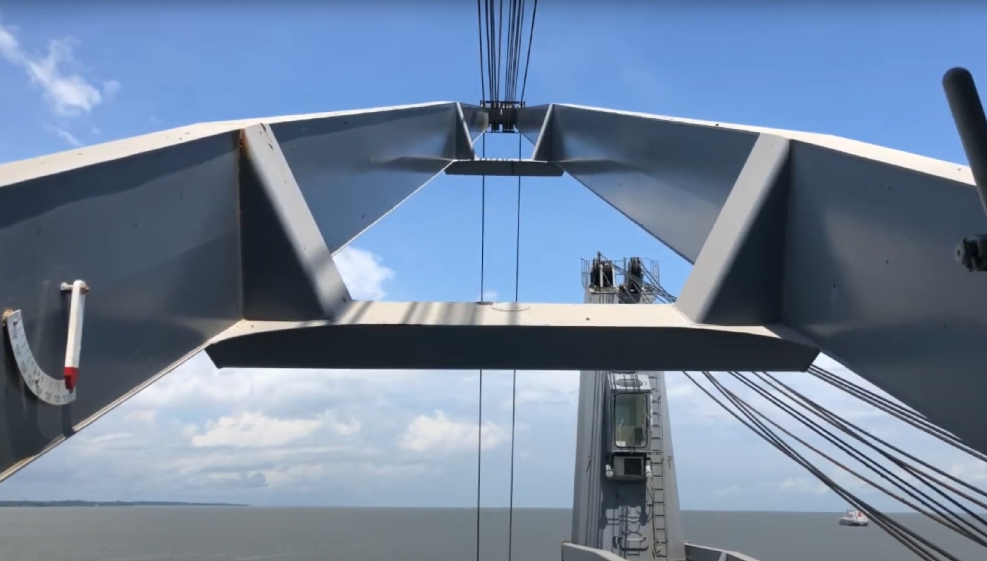 Safe Crane Operations and Risk Assessment Onboard Ships