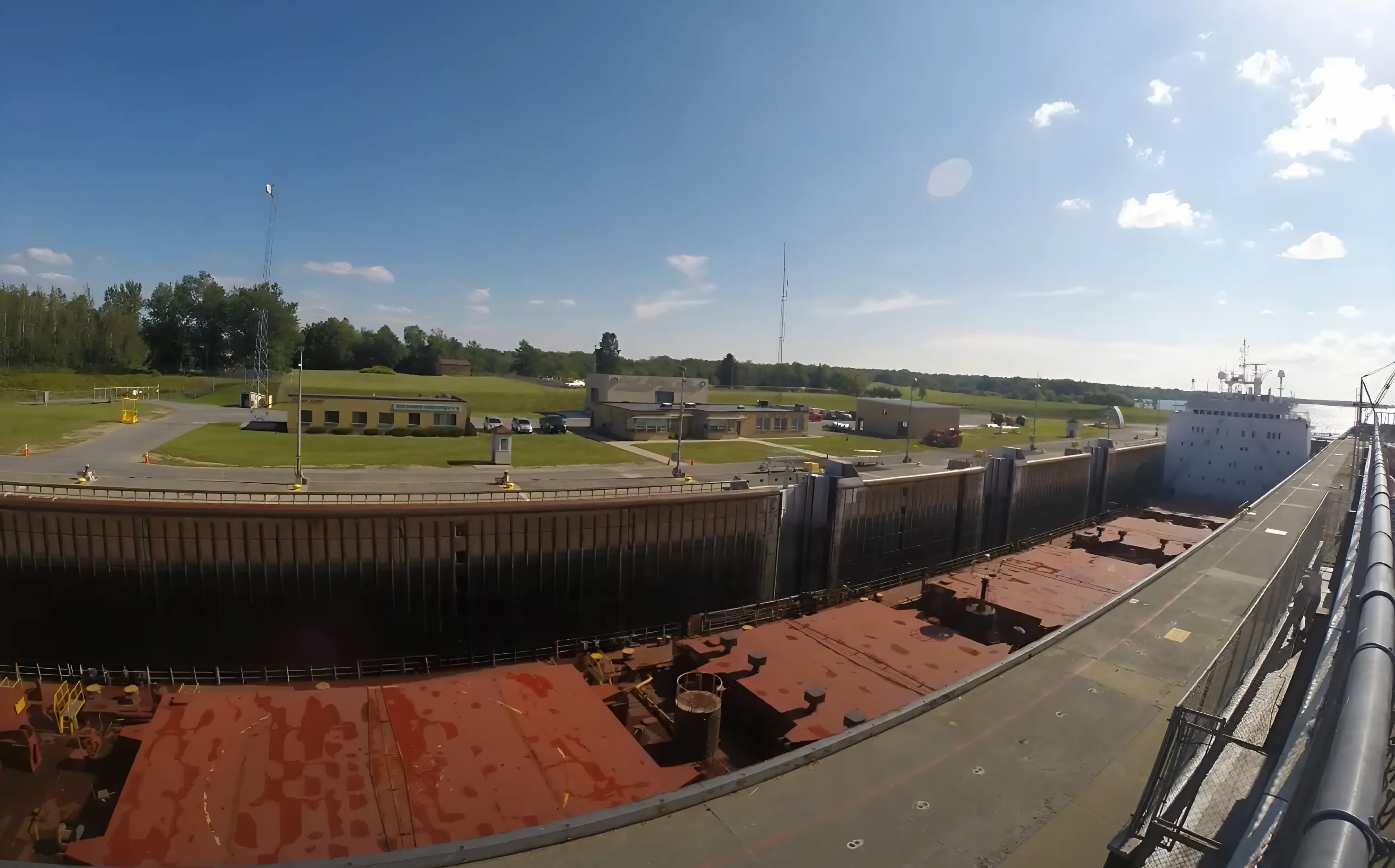 Lakers: The Great Lakes' Essential Bulk Carriers in History