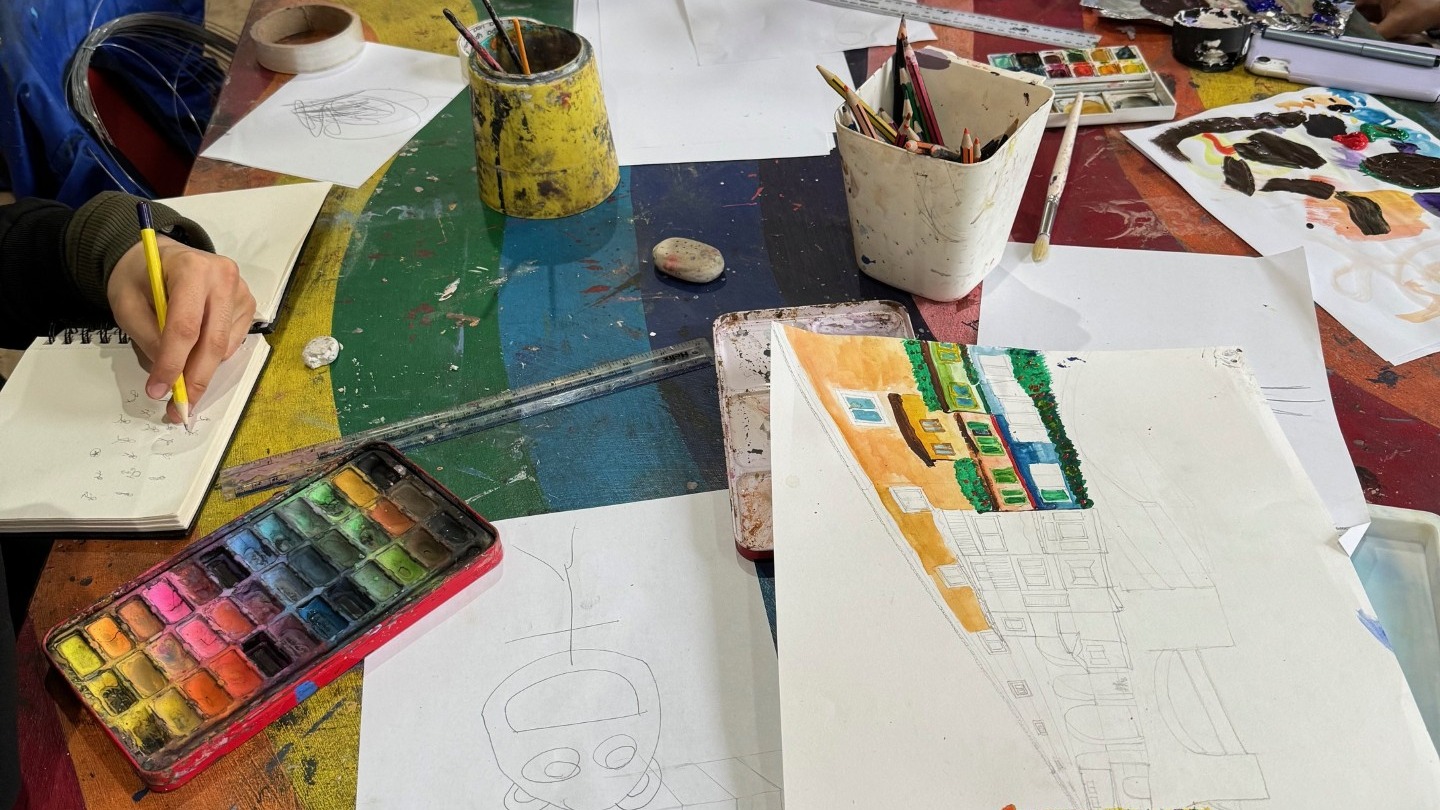 Keystage 3/4 (11+) Art class | Pebble