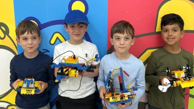 RoboThink Pinner | Pebble