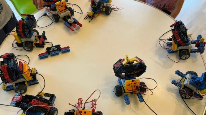 RoboThink Pinner | Pebble