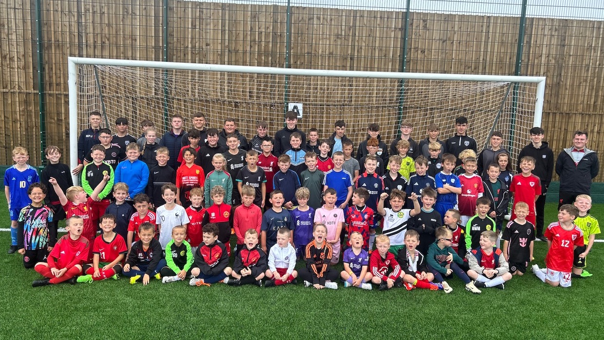 Pêl-droed Nathan Craig Football | Pebble